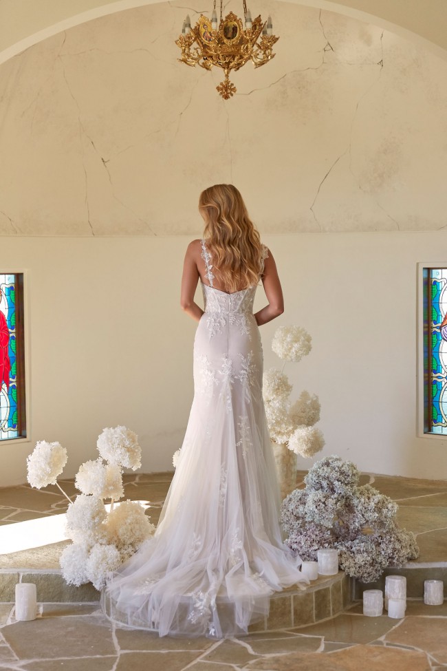 Madi Lane, Darci Sample Wedding Dress Save 47% - Stillwhite