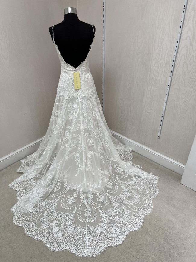 Allure Romance Sample Wedding Dress Save 66% - Stillwhite