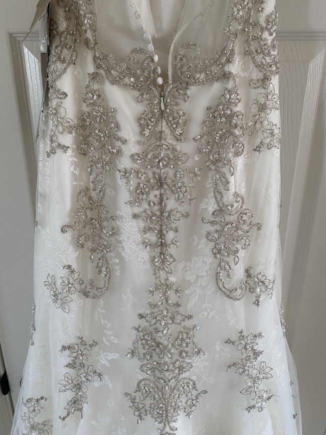 Demetrios, 1491 New Wedding Dress Save 83% - Stillwhite