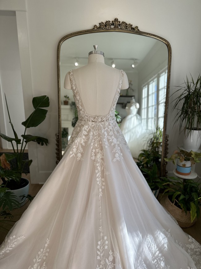 Allure Bridals 9900 Sample Wedding Dress Save 50% - Stillwhite