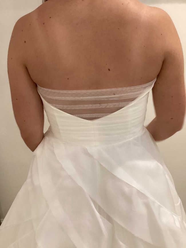 Vera Wang Sample Wedding Dress Save 40% - Stillwhite