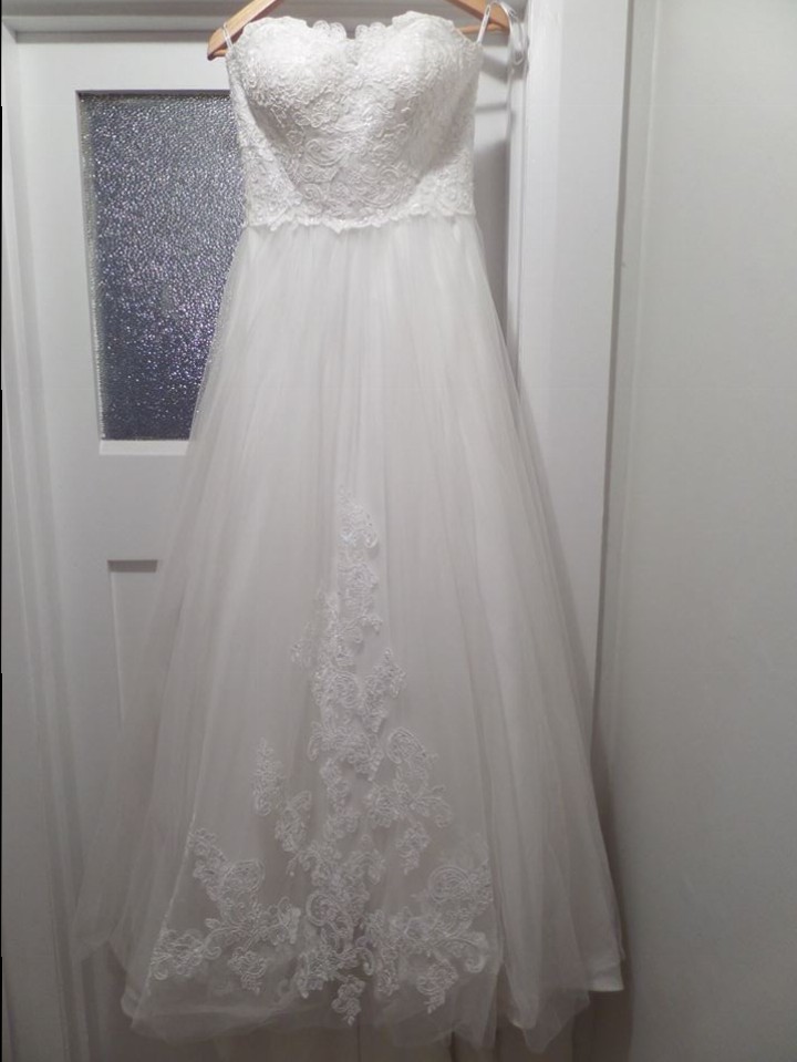 Stella York, Bonnie/Fallon Second Hand Wedding Dress Save 75% - Stillwhite