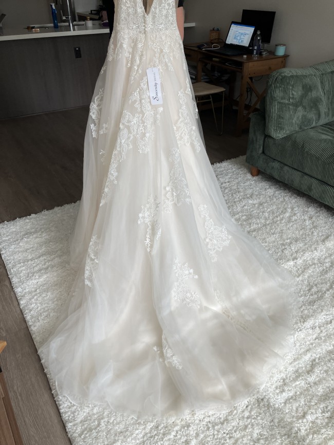 Serenity Bridal New Wedding Dress Save 75% - Stillwhite