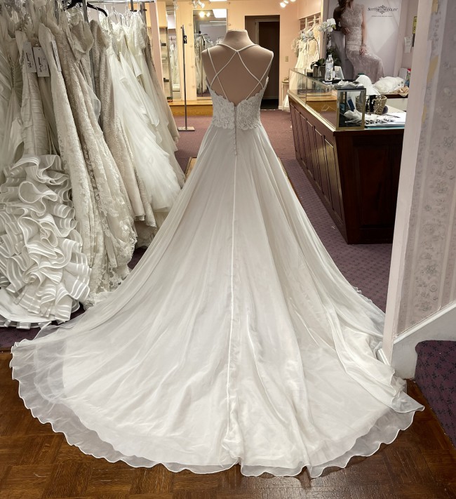 Essense of Australia, D2420 Sample Wedding Dress Save 81% - Stillwhite