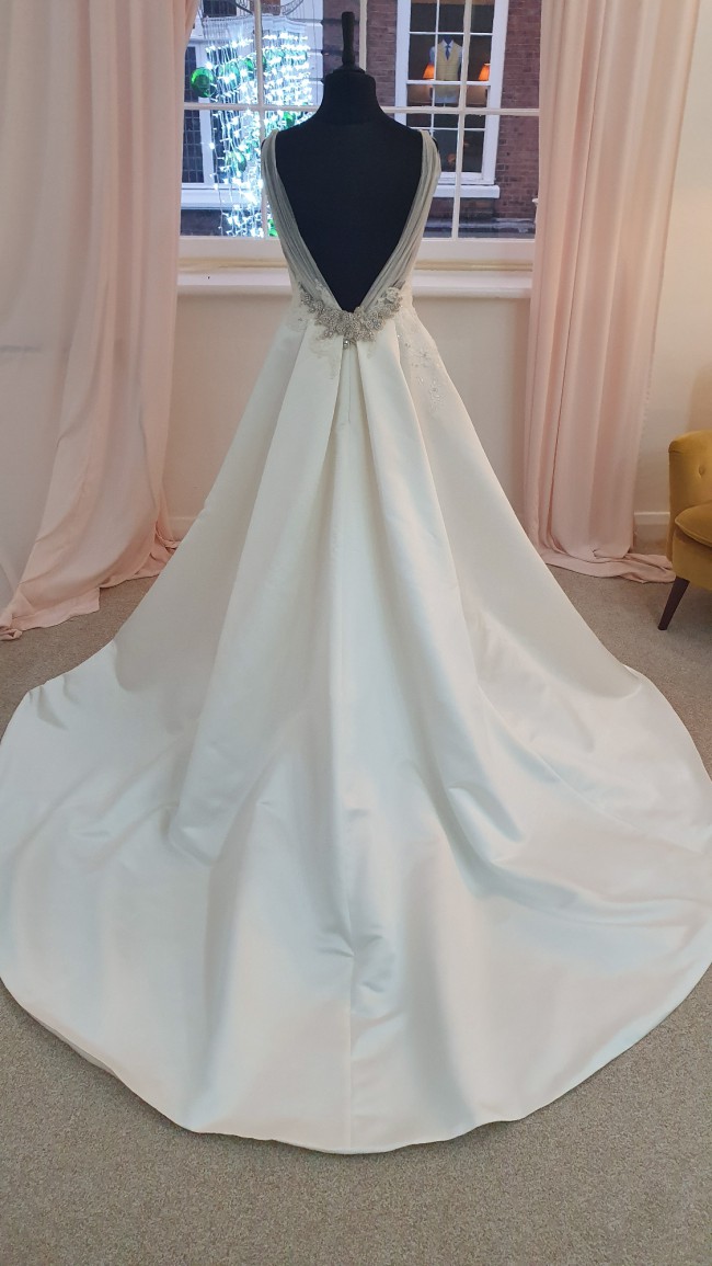 Blue By Enzoani Karlie Sample Wedding Dress Save 89% - Stillwhite