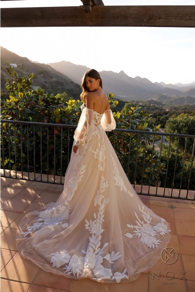 Brides Of Australia, JE990L Sample Wedding Dress - Stillwhite
