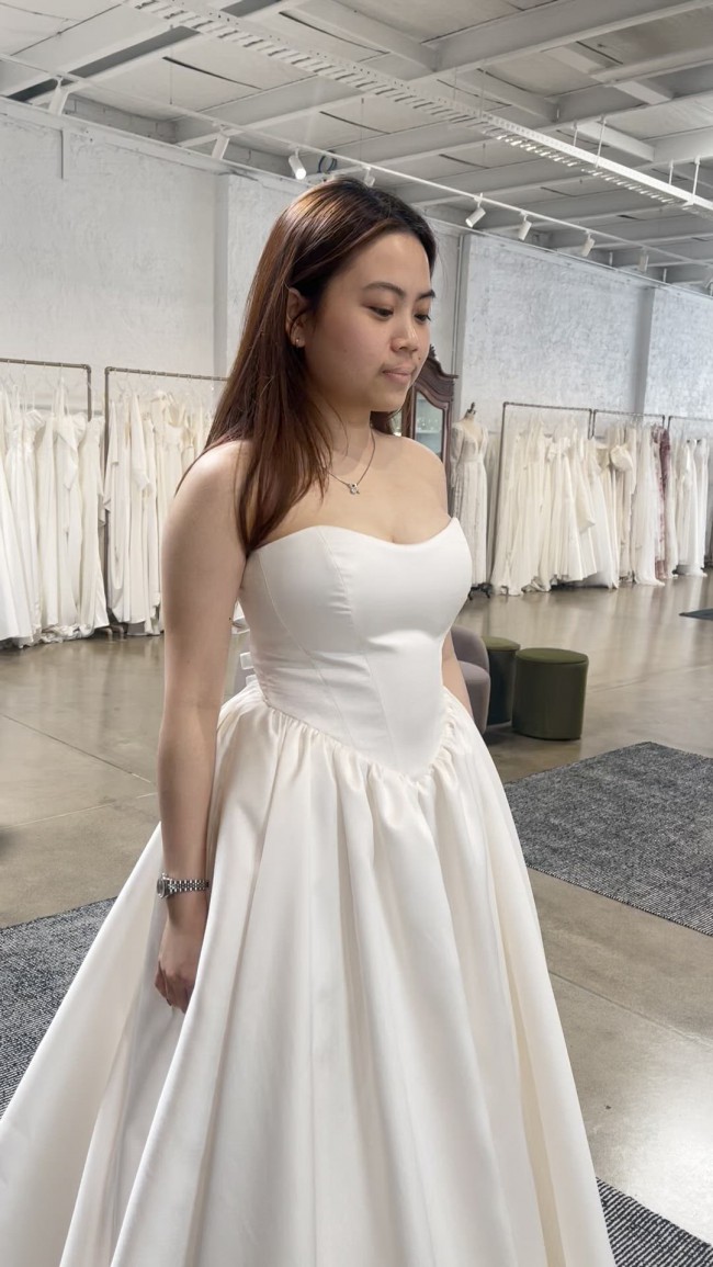 Alon Livne Sample Wedding Dress Save 50% - Stillwhite