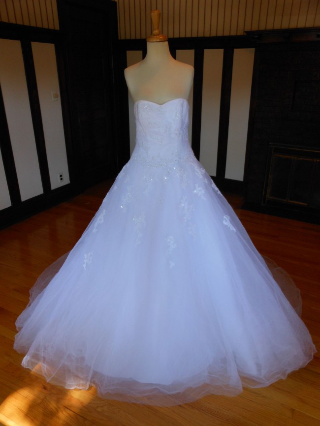 Pronovias, Faldar Sample Wedding Dress Save 90% - Stillwhite