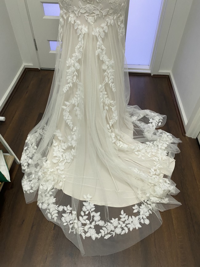 Madi Lane Adele New Wedding Dress Save 75% - Stillwhite