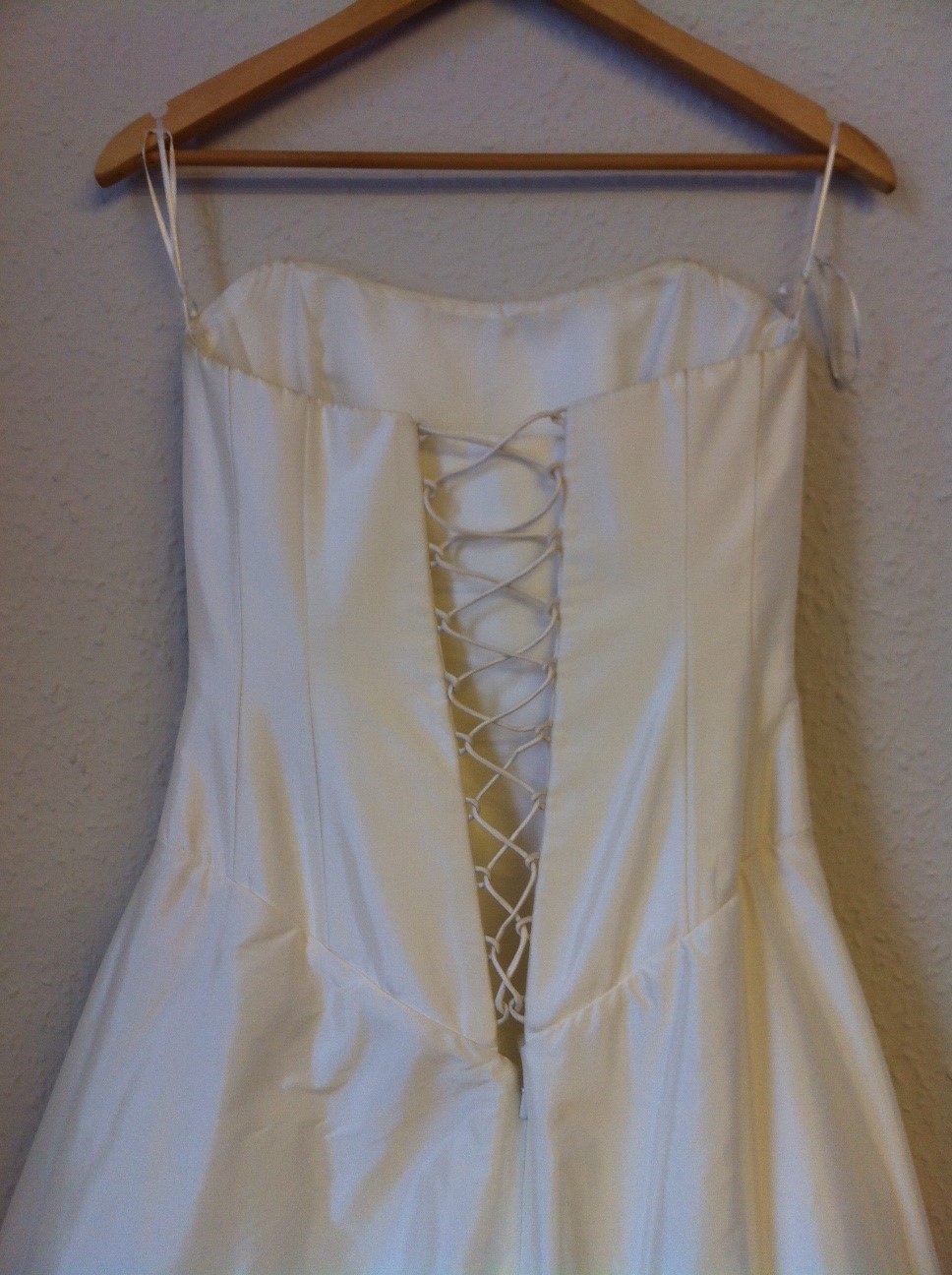 Chandrika Thomas Jessica Used Wedding Dress Save 82% - Stillwhite