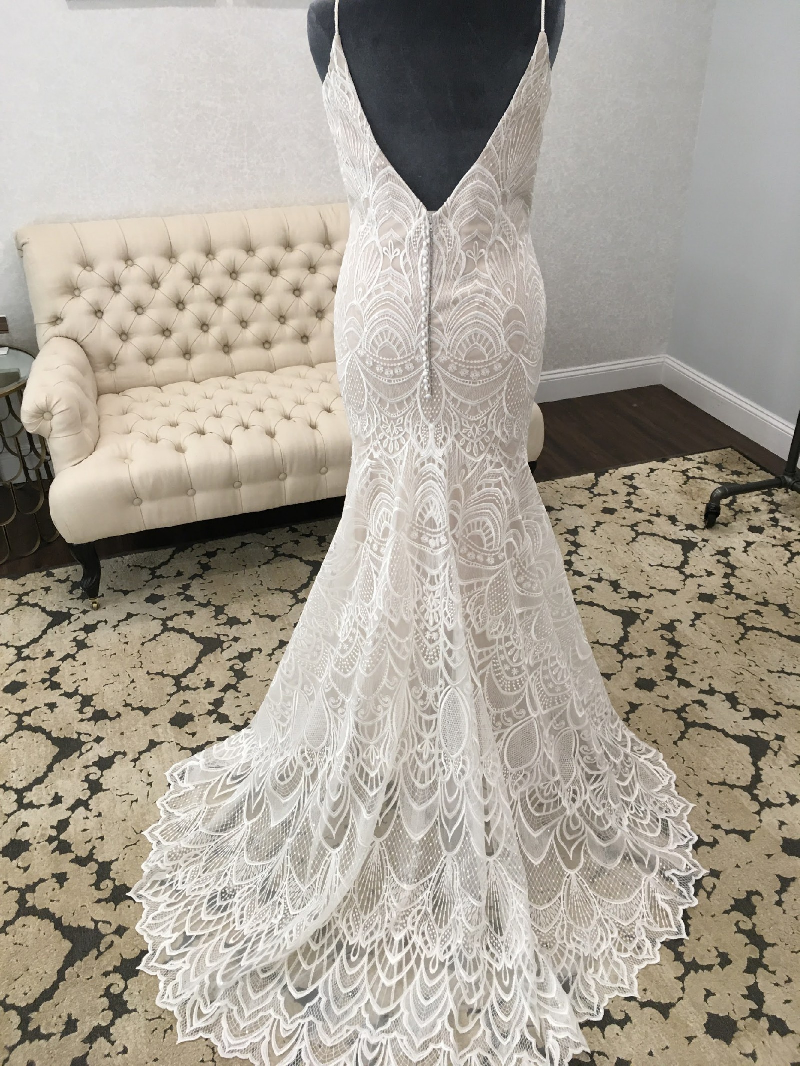 Lis Simon New Wedding Dress Save 62% - Stillwhite