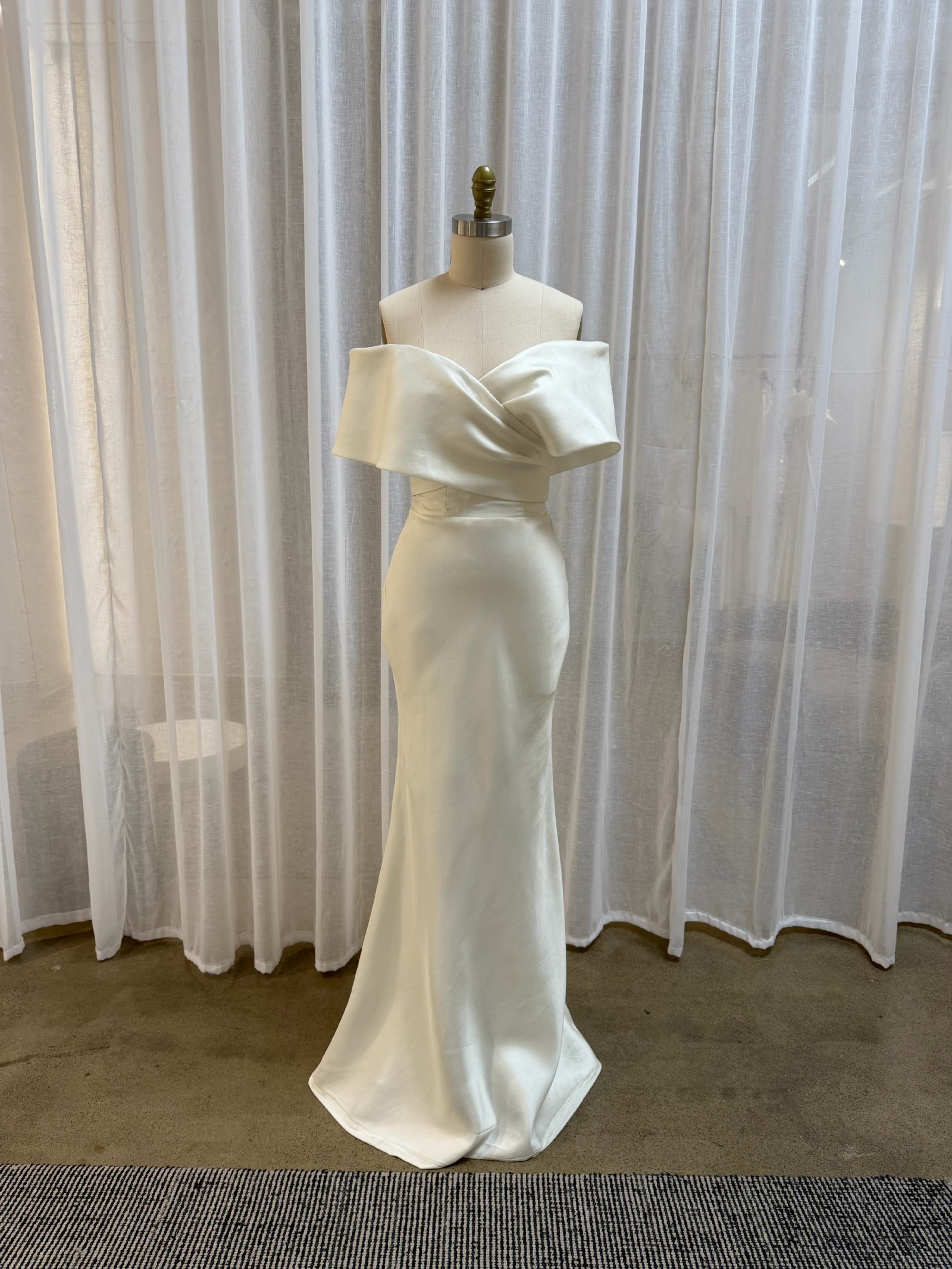Eva Lendel, Jess Sample Wedding Dress Save 78% - Stillwhite