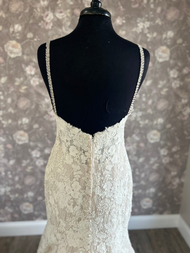 Allure Bridals, 9613 Sample Wedding Dress Save 66% - Stillwhite
