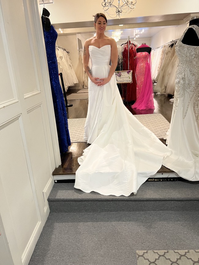 Adornato Couture New Wedding Dress Save 20% - Stillwhite