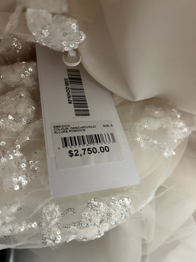 Allure Romance New Wedding Dress Save 19% - Stillwhite