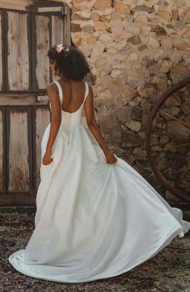 Tania Olsen, Vienna - TC338 New Wedding Dress Save 50% - Stillwhite