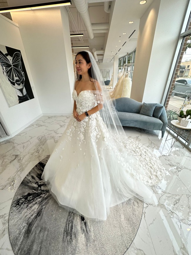Nicole And Felicia New Wedding Dress Save 18% - Stillwhite