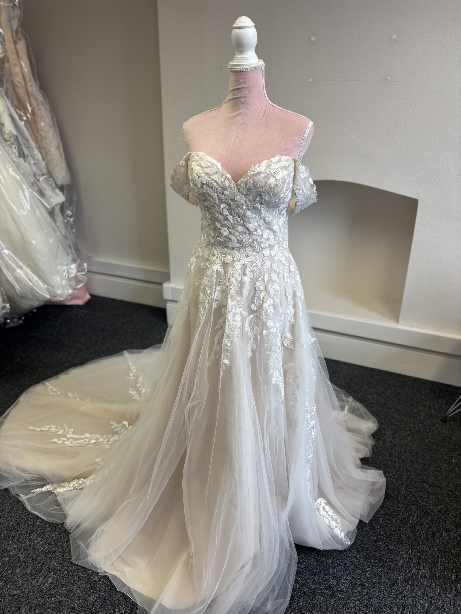 Justin Alexander, Carlee Wedding Dress Save 85% - Stillwhite