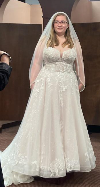 Maggie Sottero, Casey Sample Wedding Dress Save 59% - Stillwhite