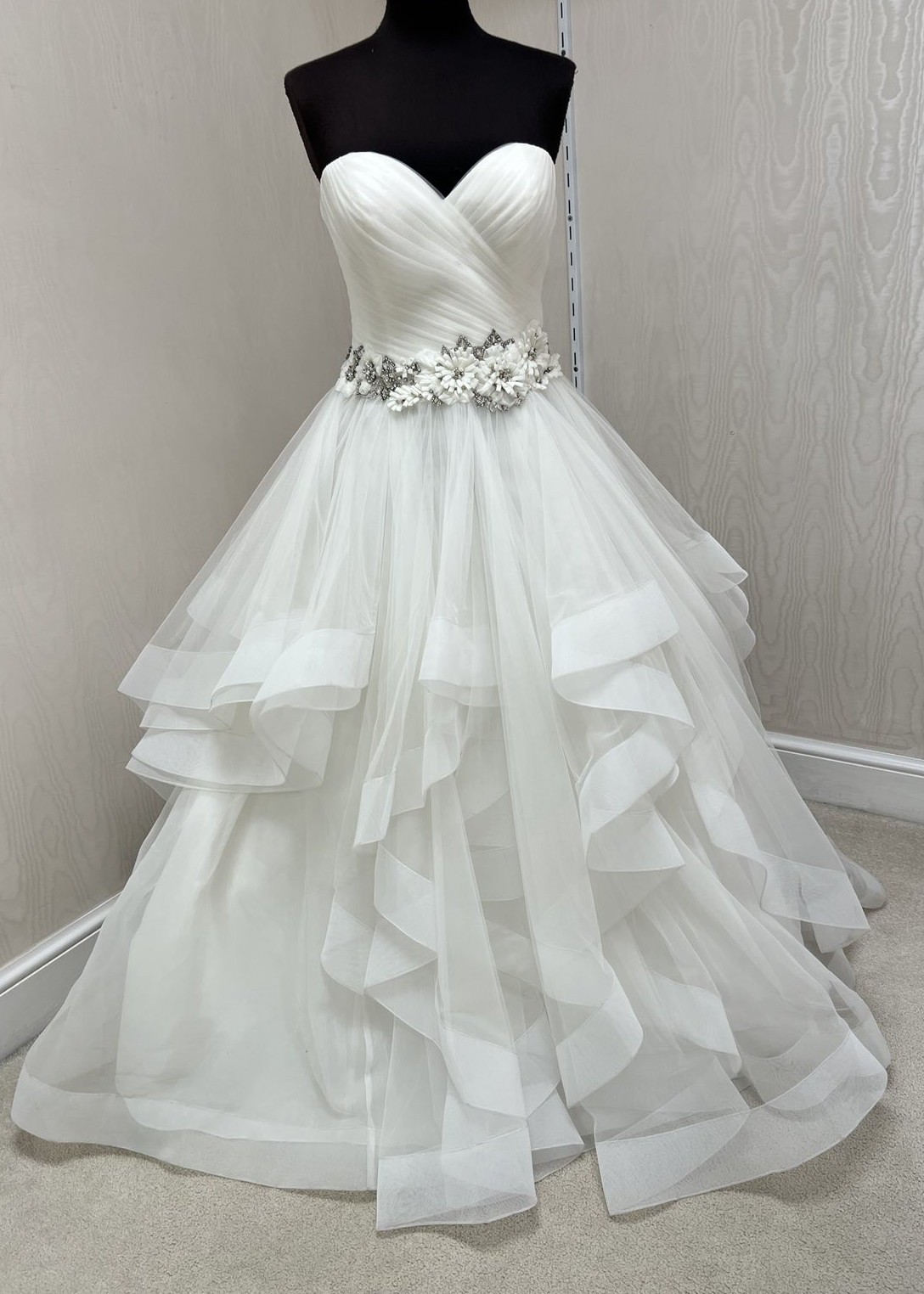 Allure Bridals Sample Wedding Dress Save 48% - Stillwhite