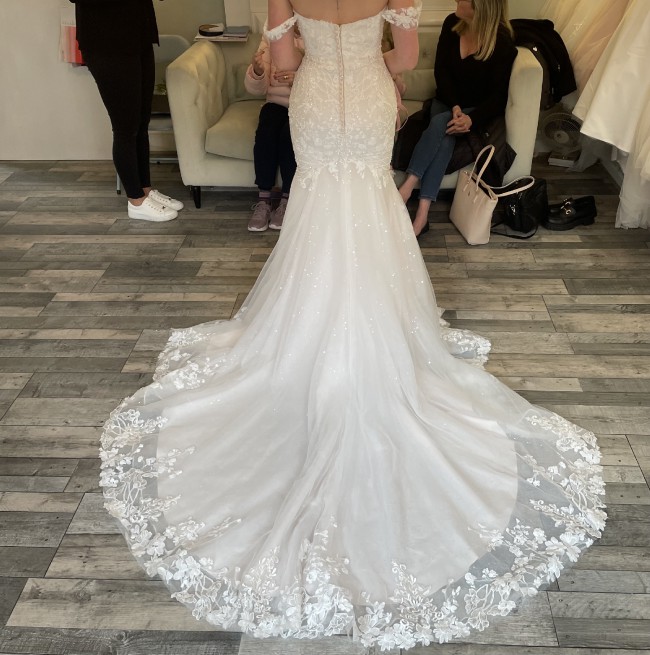 Richards Designs New Wedding Dress Save 20% - Stillwhite