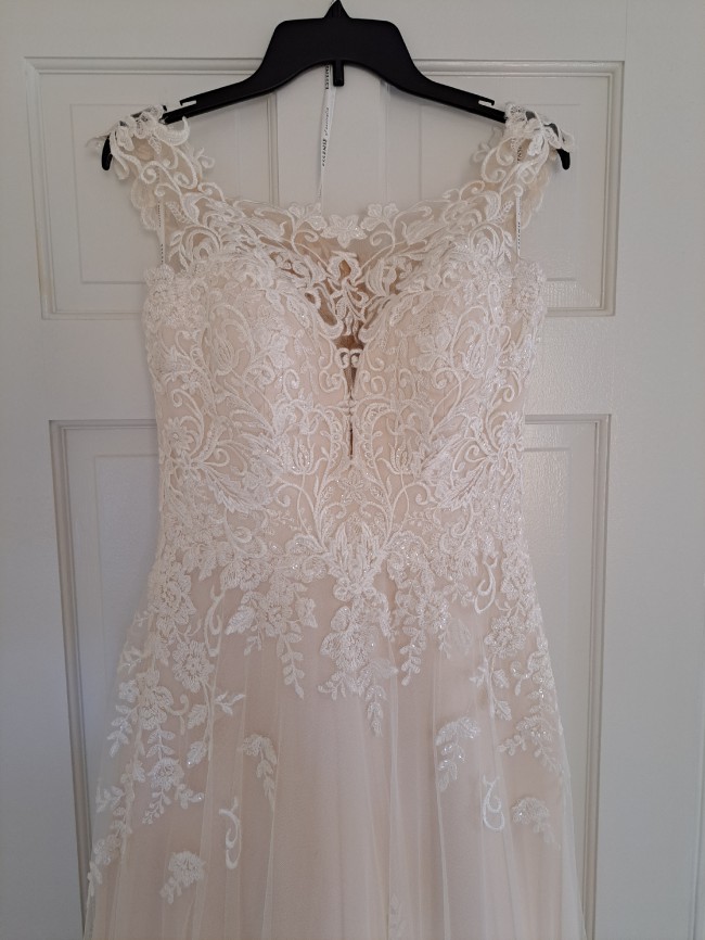 Essense of Australia, D2327 Wedding Dress - Stillwhite