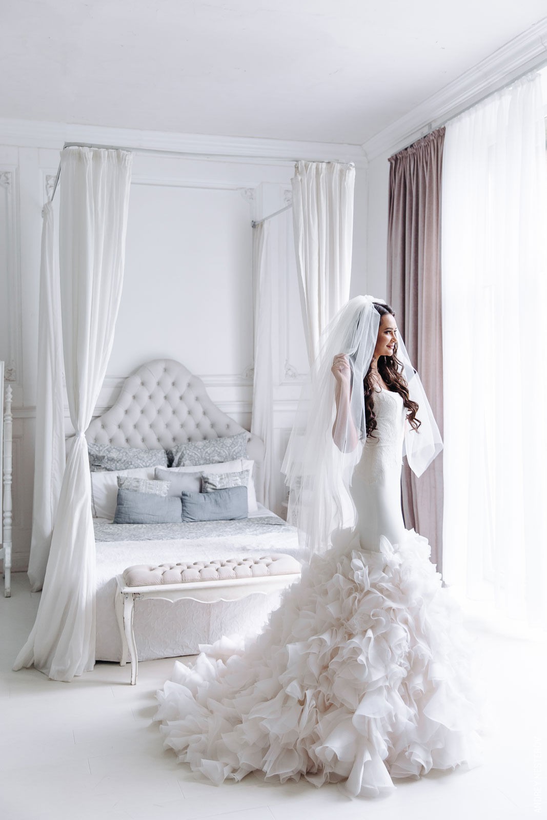 Vera Wang, GEORGETTE VW351136 New Wedding Dress Save 74% - Stillwhite