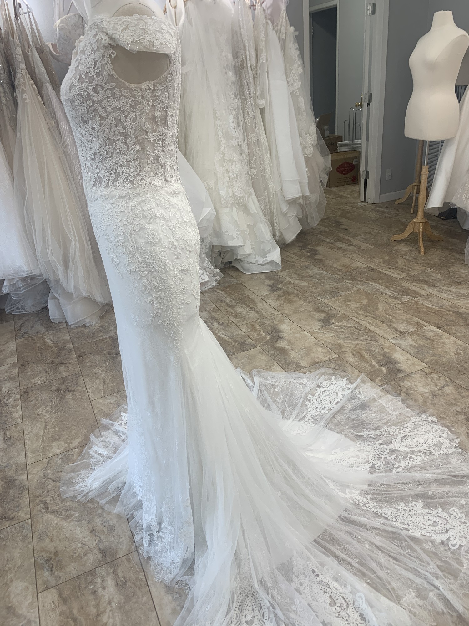 Justin Alexander Rings 55035 Sample Wedding Dress Save 68% - Stillwhite