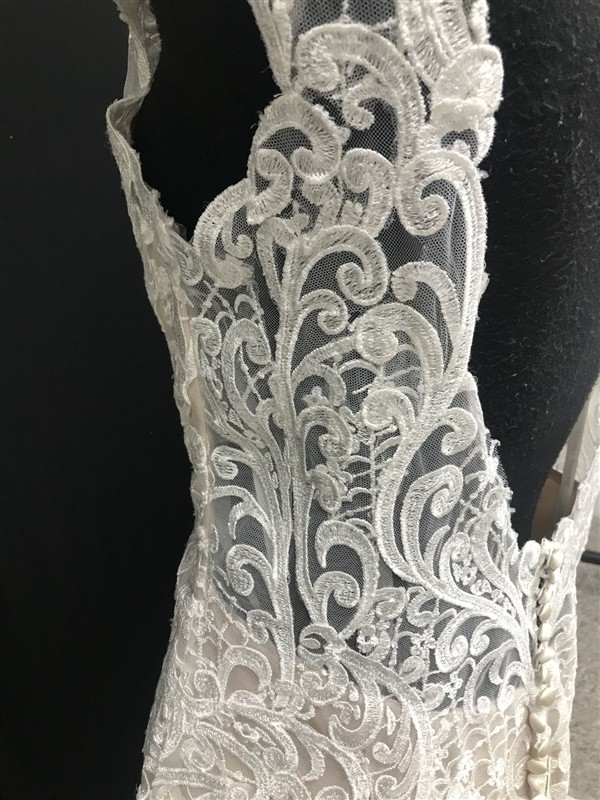 Allure Romance Sample Wedding Dress Save 55% - Stillwhite