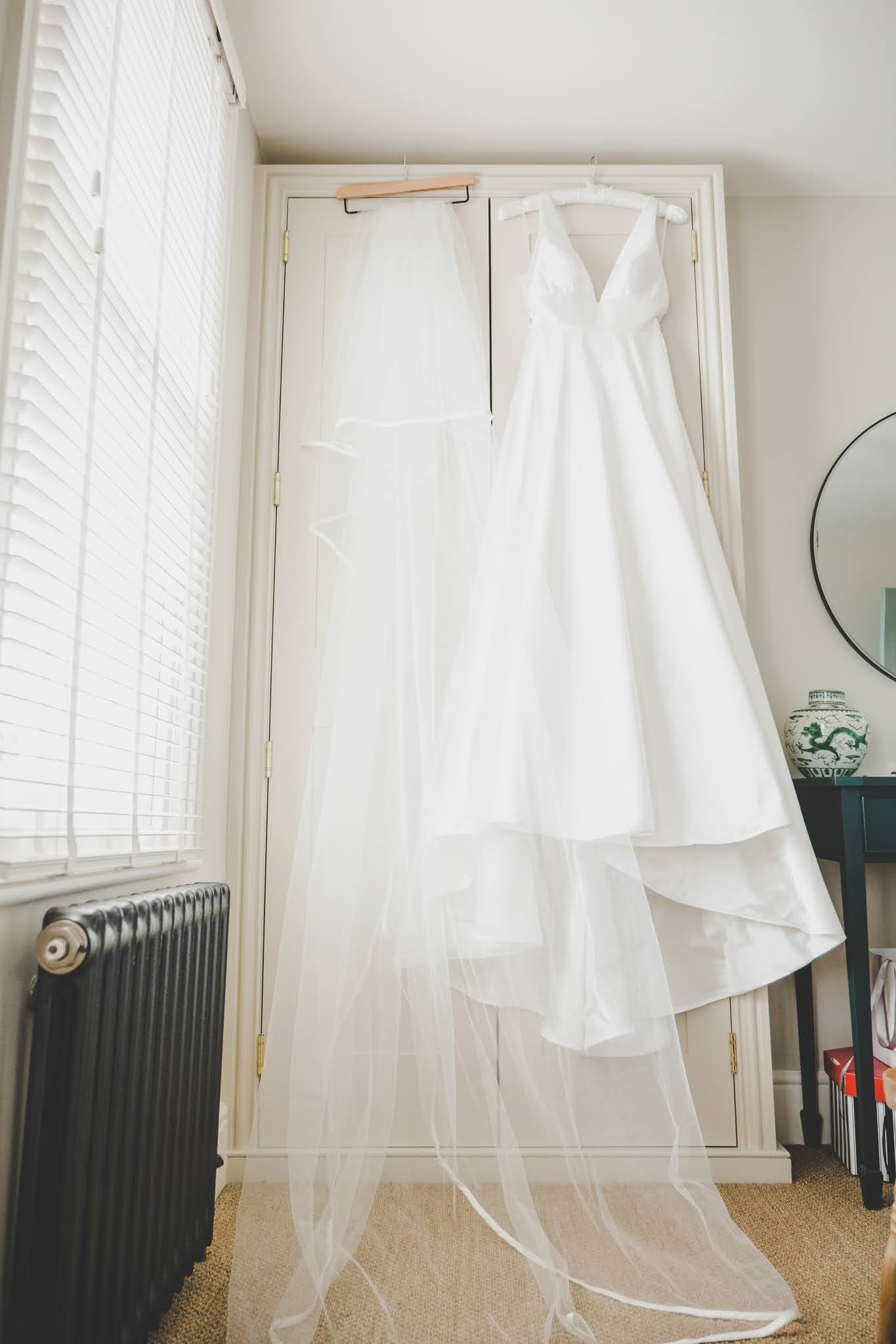 Sassi Holford Vanessa Wedding Dress Save 57% - Stillwhite