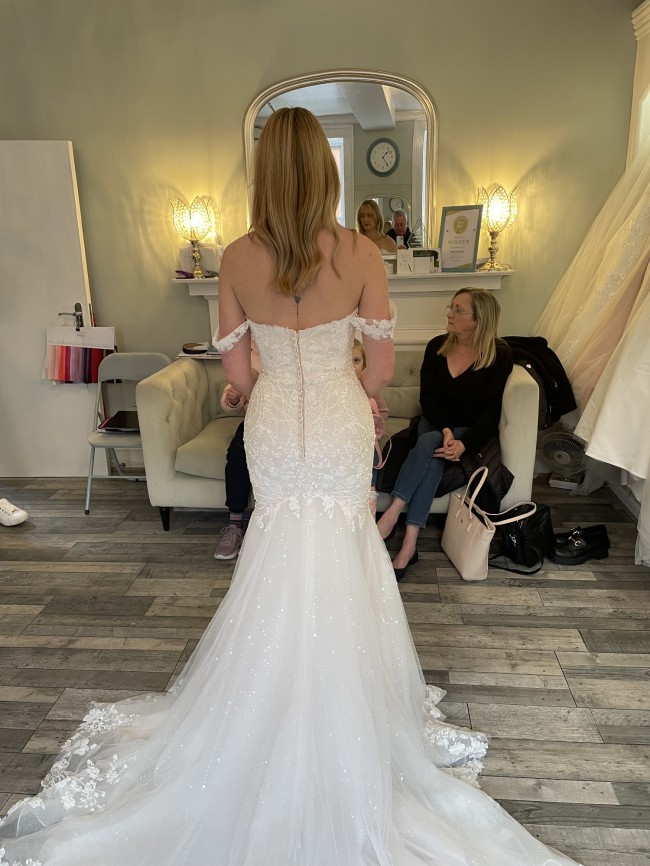 Richards Designs New Wedding Dress Save 20% - Stillwhite