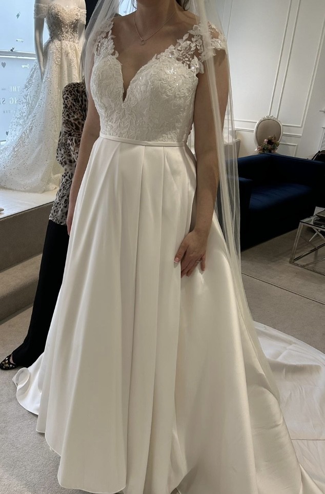 Stella York New Wedding Dress Save 75% - Stillwhite