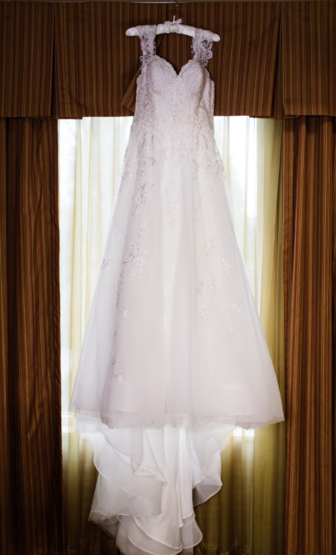 Essense of Australia D2218 Used Wedding Dress Save 69% - Stillwhite