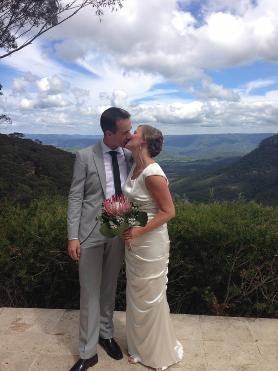 Lisa Ho Used Wedding Dress Save 40% - Stillwhite