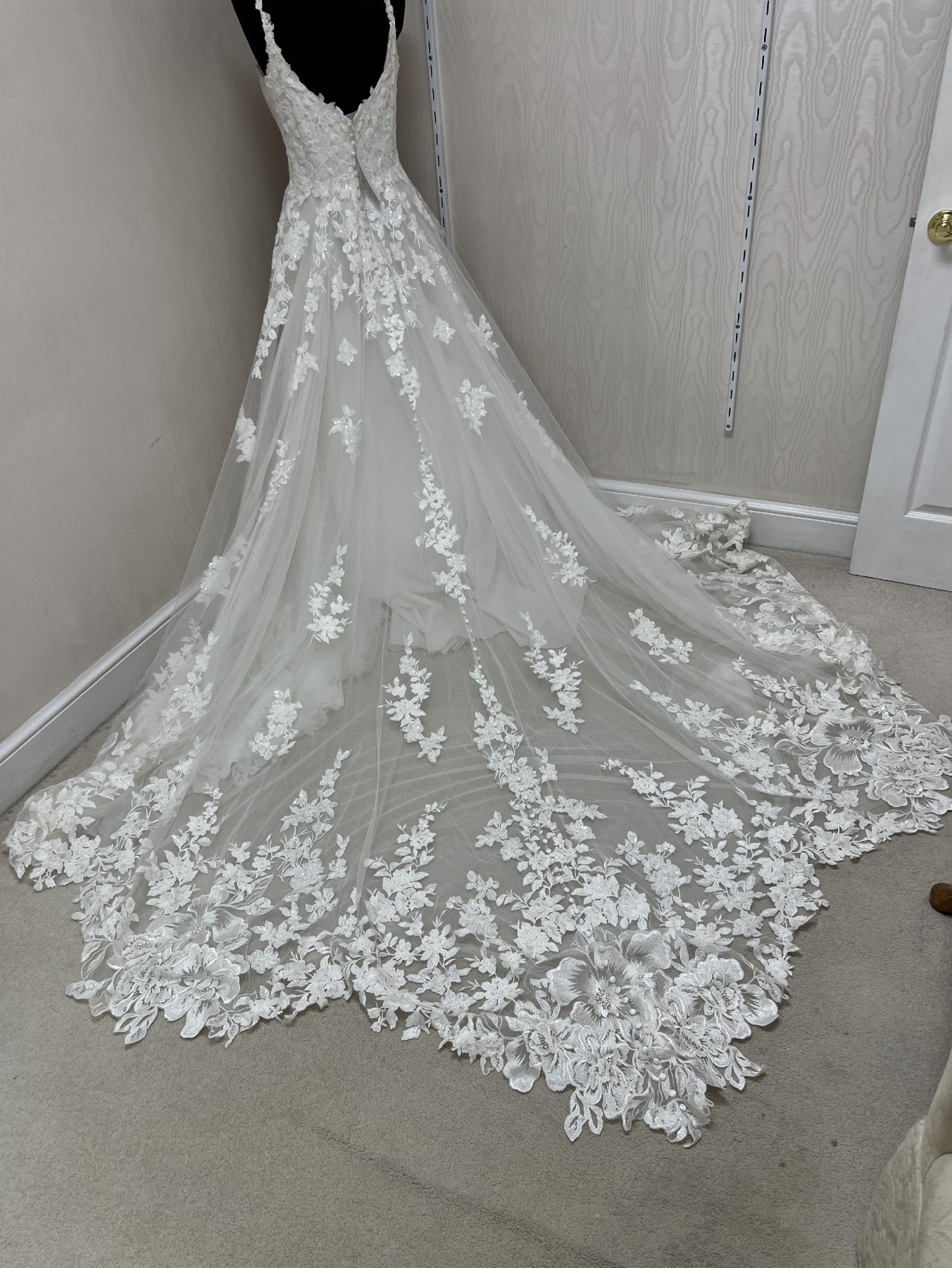 Allure Bridals Sample Wedding Dress Save 51% - Stillwhite