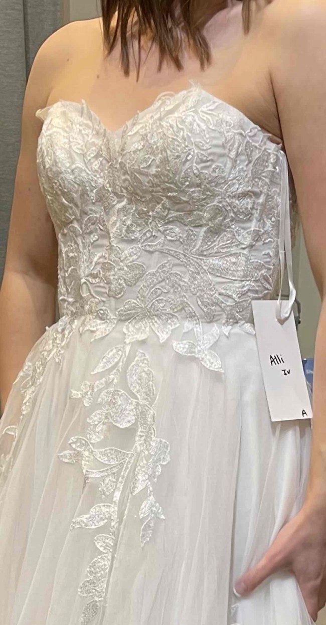 Private Collection Alli New Wedding Dress Save 30% - Stillwhite