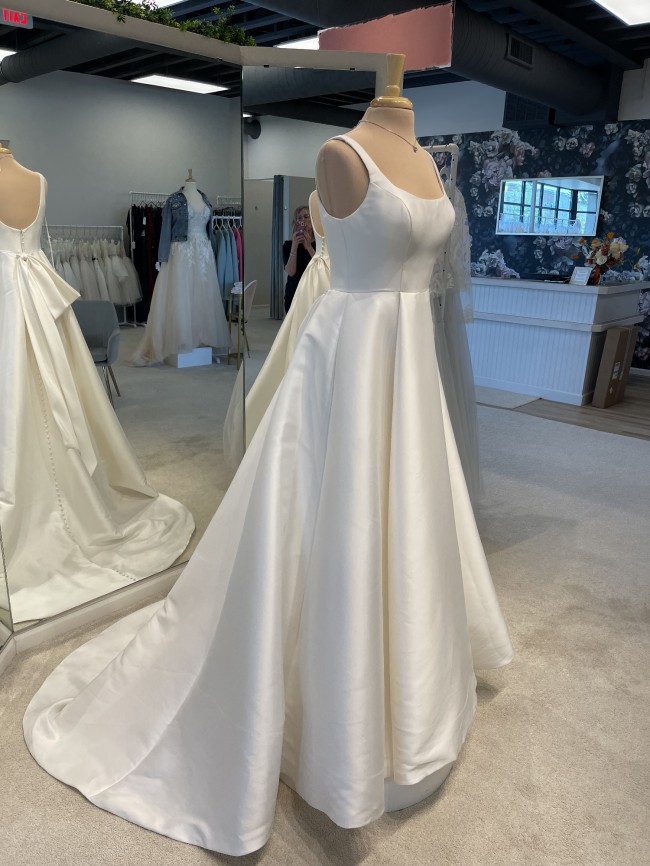 Stella York 7501 Sample Wedding Dress Save 55% - Stillwhite