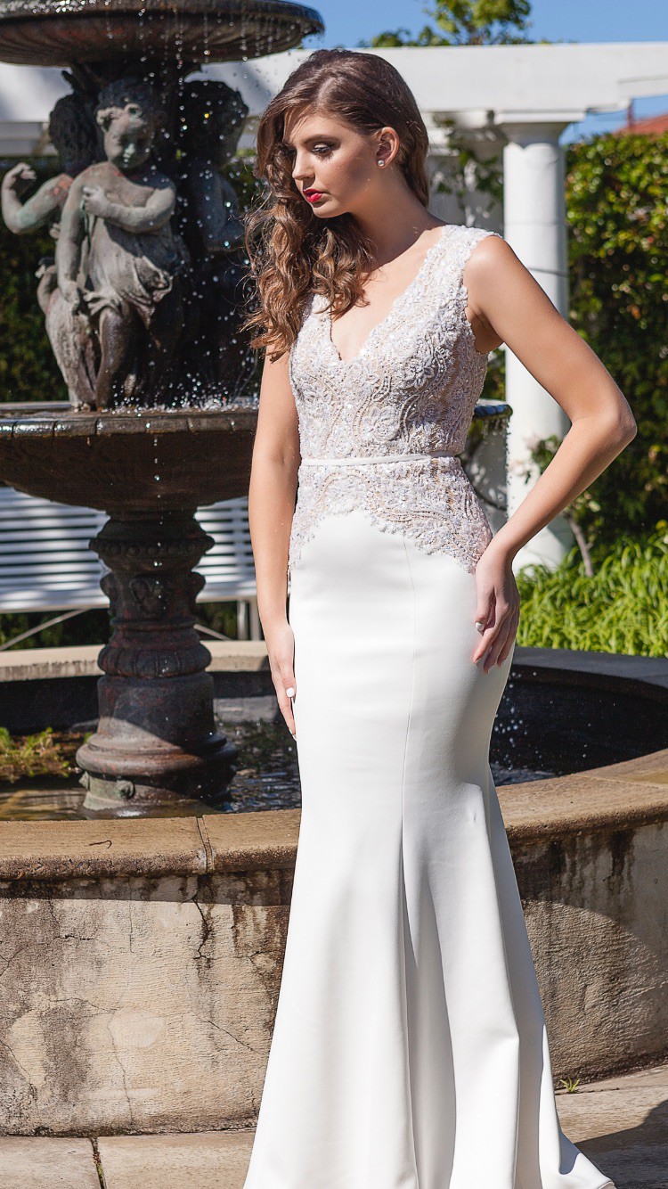 Catherine R Couture Sample Wedding Dress - Stillwhite