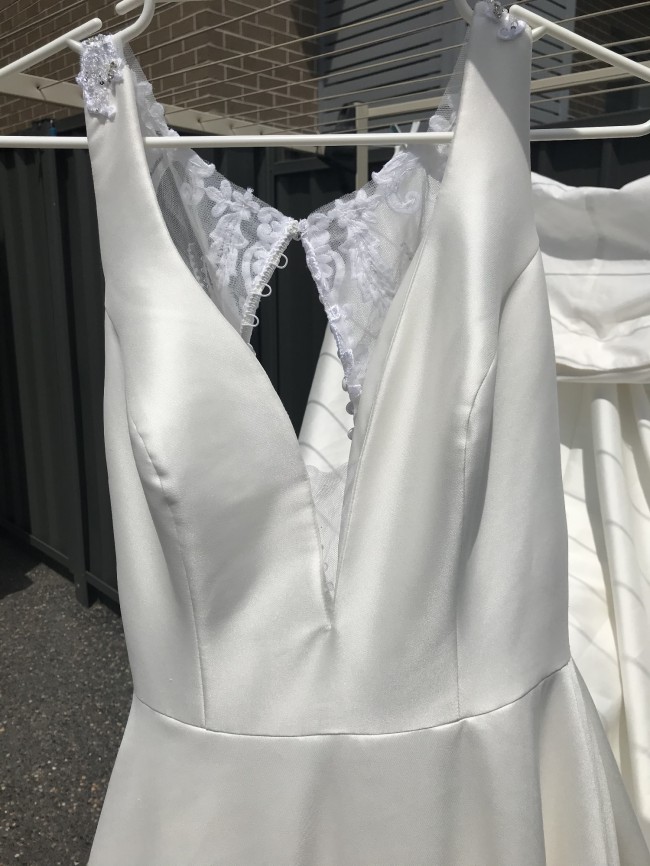 Allure Romance 3100 Preowned Wedding Dress Save 48% - Stillwhite