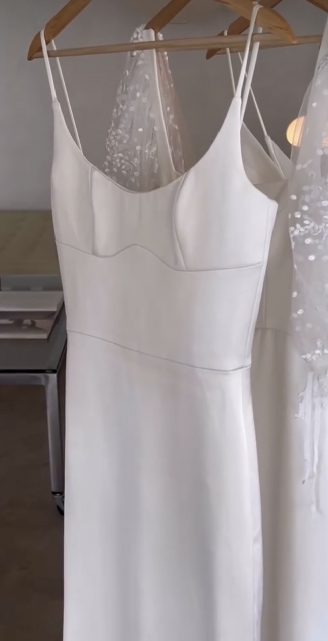 Laudae New Wedding Dress Save 38% - Stillwhite