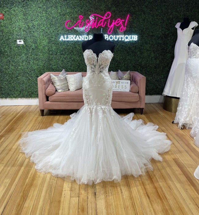 Elysee By Enzoani Dianna Sample Wedding Dress Save 66% - Stillwhite