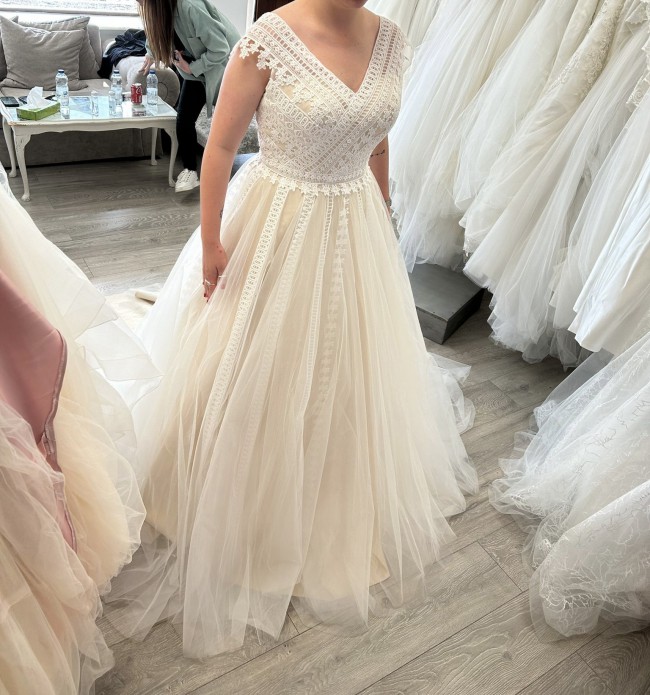 Victoria Kay, Cappuccino ivory New Wedding Dress Save 20% - Stillwhite