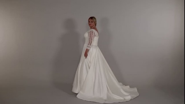 Romantica of Devon Sample Wedding Dress Save 82% - Stillwhite