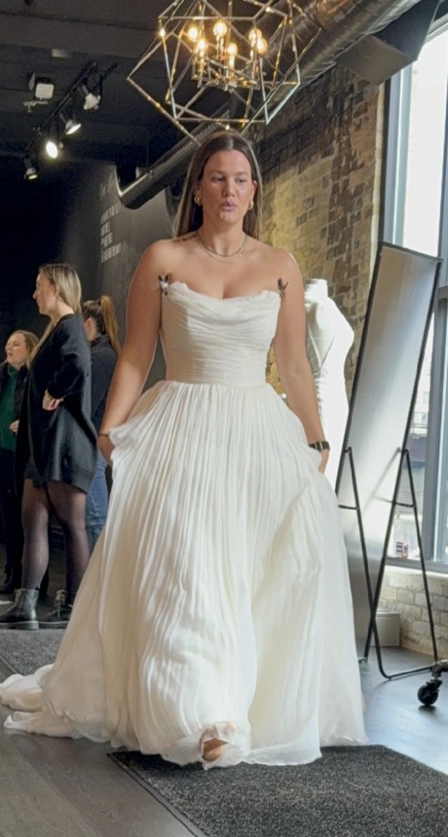 Watters Sample Wedding Dress Save 33% - Stillwhite