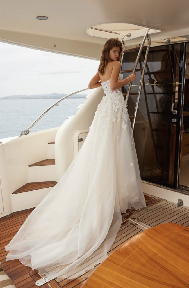 Liz Martinez, Charlene Sample Wedding Dress Save 45% - Stillwhite