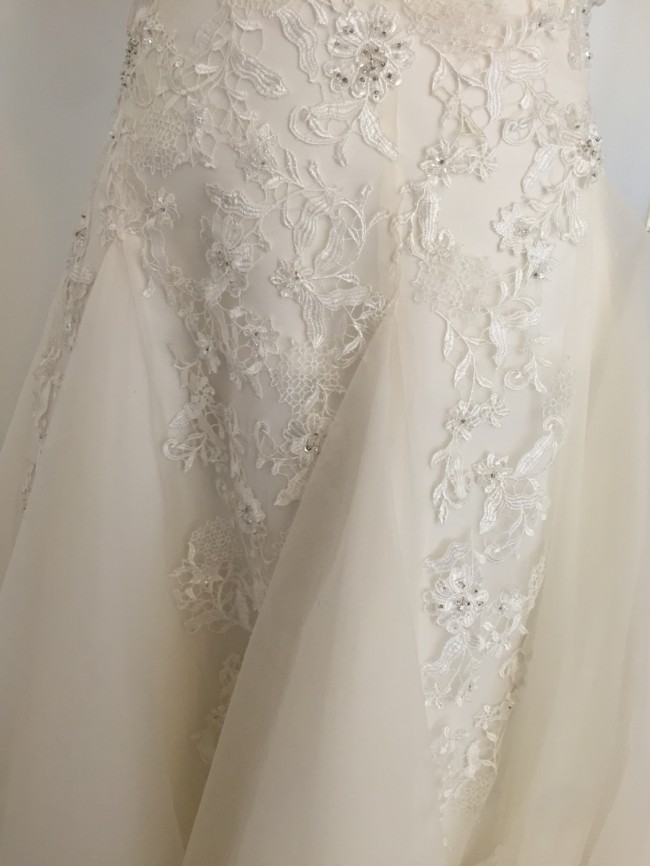 Benjamin Roberts Custom Made Sample Wedding Dress Save 64% - Stillwhite