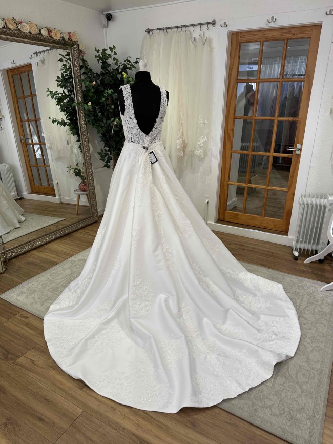 Justin Alexander Sample Wedding Dress Save 79% - Stillwhite