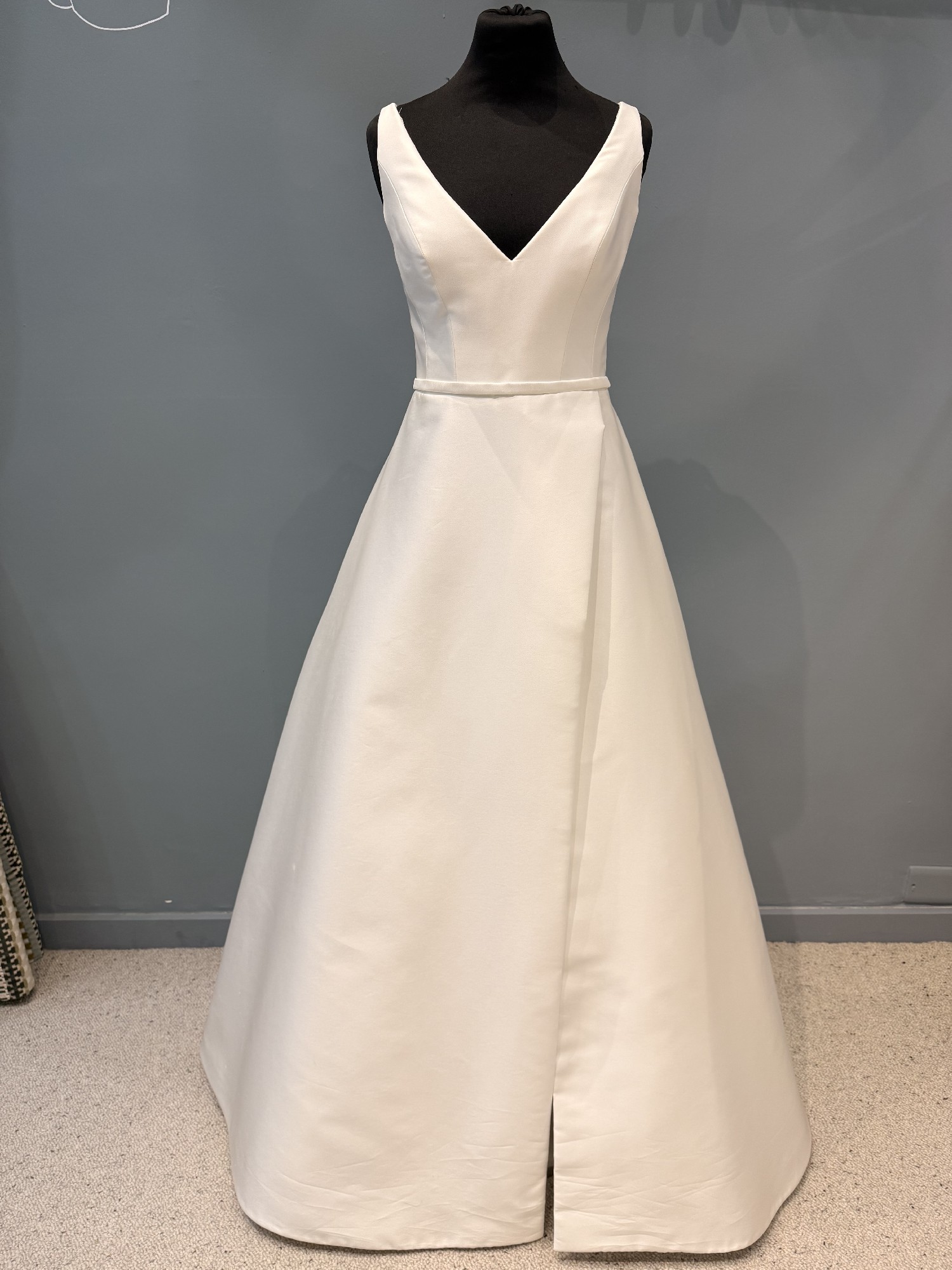 Suzanne Neville, Coworth Sample Wedding Dress Save 40% - Stillwhite