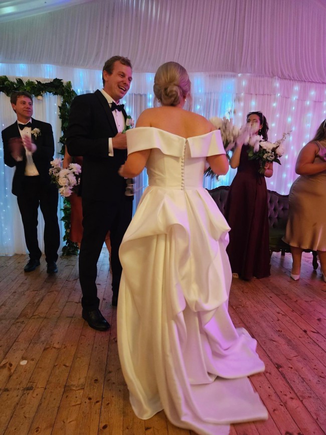 Evie Young Wedding Dress Save 37% - Stillwhite