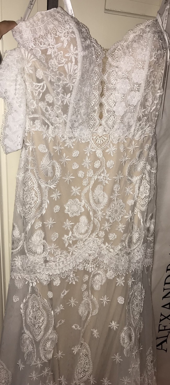 La Perle Sample Wedding Dress - Stillwhite